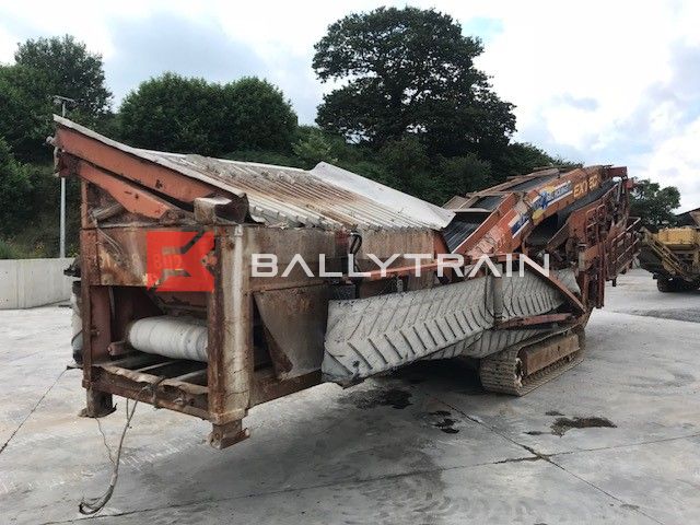 Extec S4 Screener, Extec Screener, 3 way split mobile screener, Extec S4