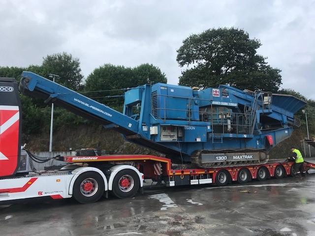 Loading up Pegson 1300 Maxtrak Cone Crusher, Used Cone Crushers